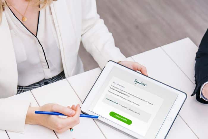 Simplifiez la gestion de vos contrats grâce à la signature électronique ... Simplifiez la gestion de vos contrats grâce à la signature électronique ...